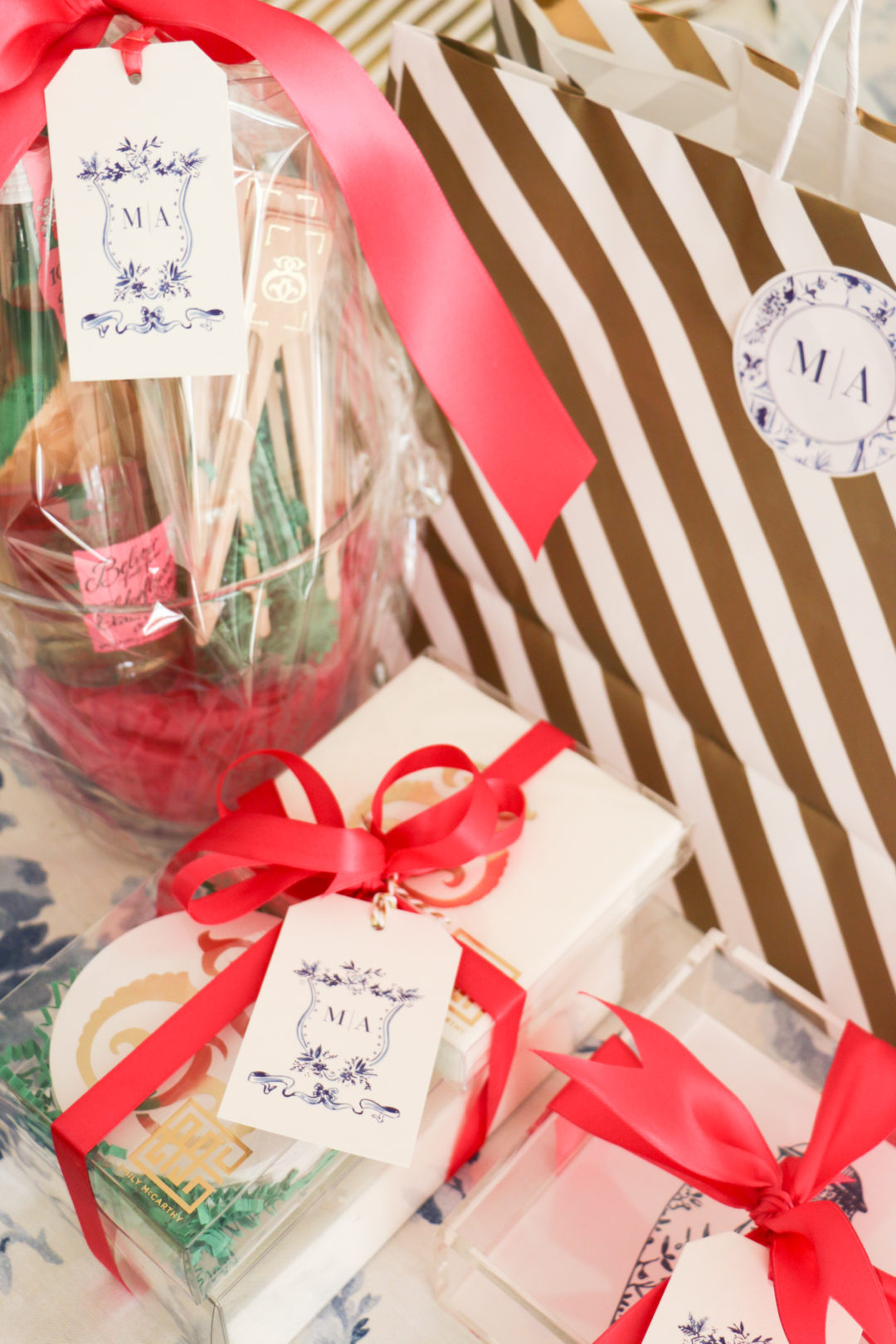 Hostess gift giving guide - Sarah Tucker